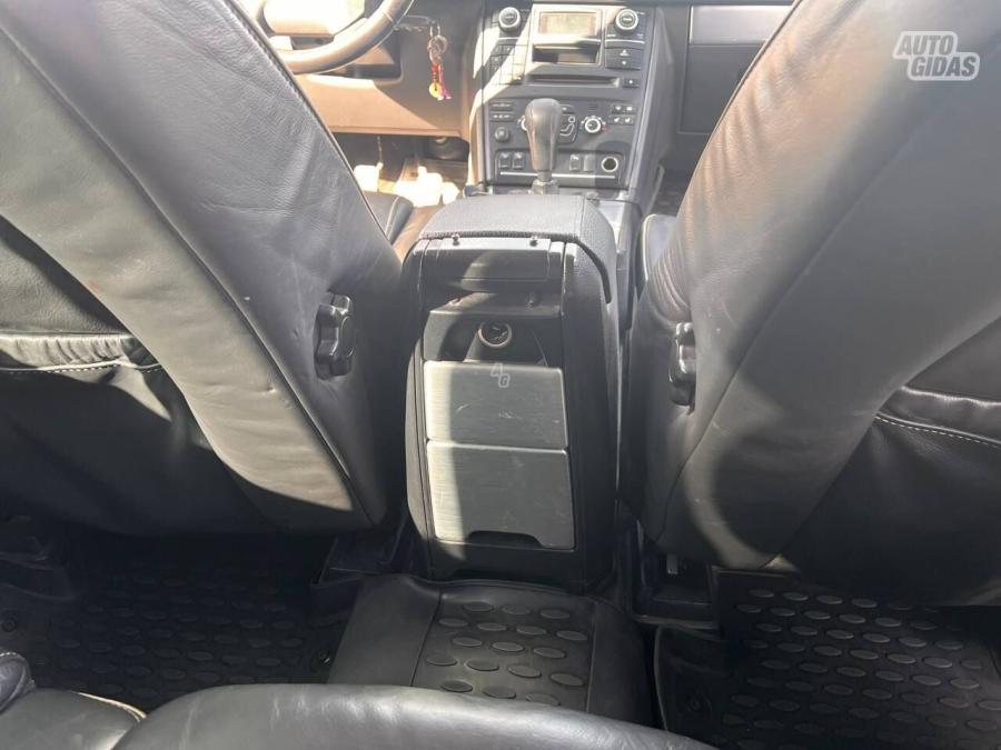 Pelēks Volvo XC90 2010 Trakai, ar dzinēja tilpumu 2.40 L un nobraukumu 262 tūkst. km par 7000 €, foto 13 vietnē AUTOMOTO.COM.LV