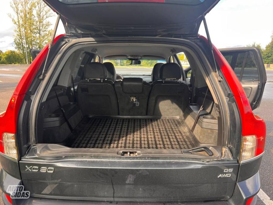 Pelēks Volvo XC90 2010 Trakai, ar dzinēja tilpumu 2.40 L un nobraukumu 262 tūkst. km par 7000 €, foto 14 vietnē AUTOMOTO.COM.LV