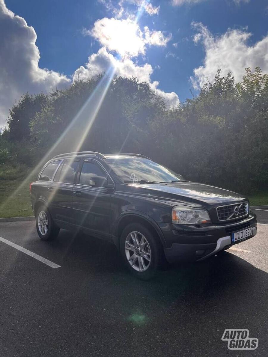 Pelēks Volvo XC90 2010 Trakai, ar dzinēja tilpumu 2.40 L un nobraukumu 262 tūkst. km par 6500 €, foto 1 vietnē AUTOMOTO.COM.LV