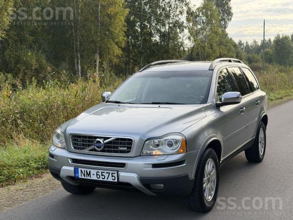 Volvo XC90 2010 in Rezekne on AUTOMOTO.COM.LV Grey Volvo XC90 2010 in Rezekne, with an engine capacity of 2.40 L and mileage of 0 thousand km for 9500 €, photo 3 on AUTOMOTO.COM.LV