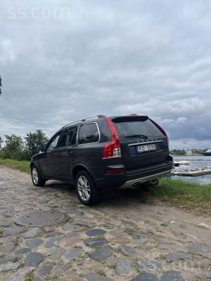 Grey Volvo XC90 2011 in Riga, with an engine capacity of 2.40 L and mileage of 321 thousand km for 9500 €, photo 2 on AUTOMOTO.COM.LV