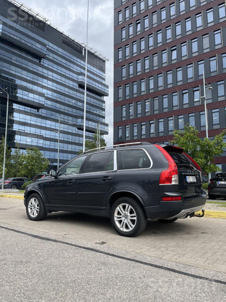 Grey Volvo XC90 2011 in Riga, with an engine capacity of 2.40 L and mileage of 321 thousand km for 9500 €, photo 3 on AUTOMOTO.COM.LV