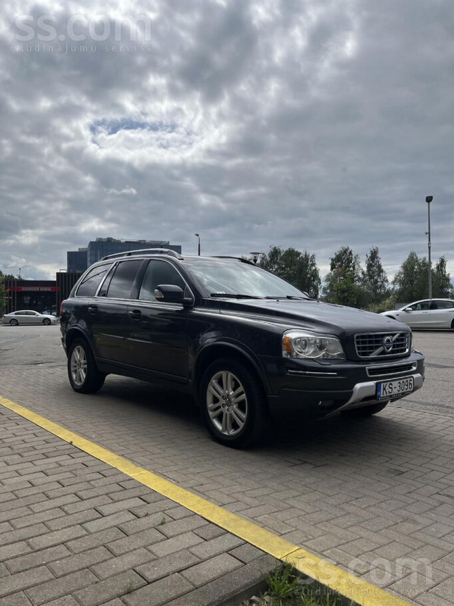 Grey Volvo XC90 2011 in Riga, with an engine capacity of 2.40 L and mileage of 321 thousand km for 9500 €, photo 5 on AUTOMOTO.COM.LV