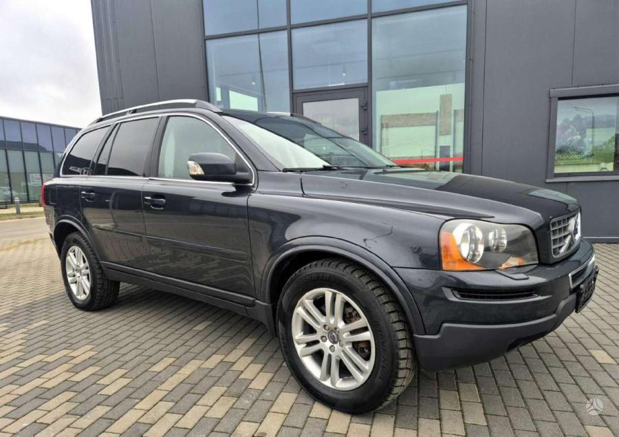Grey Volvo XC90 2011 in Siauliai, with an engine capacity of 3.20 L and mileage of 260 thousand km for 6350 €, photo 4 on AUTOMOTO.COM.LV