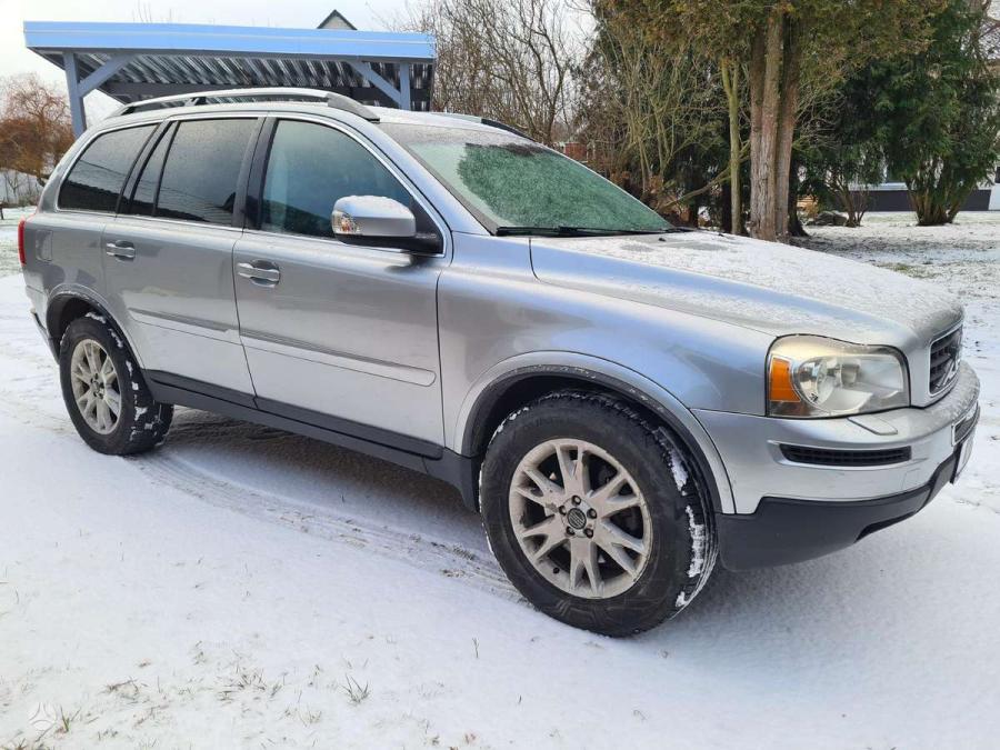 Grey Volvo XC90 2011 in Kaunas, with an engine capacity of 2.40 L and mileage of 326 thousand km for 8800 €, photo 4 on AUTOMOTO.COM.LV