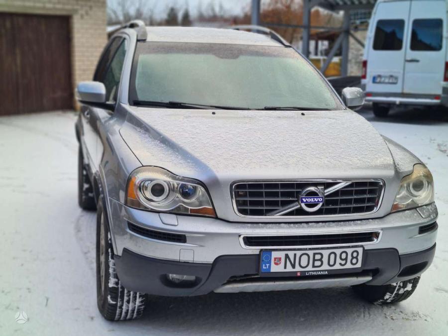 Grey Volvo XC90 2011 in Kaunas, with an engine capacity of 2.40 L and mileage of 326 thousand km for 8800 €, photo 5 on AUTOMOTO.COM.LV