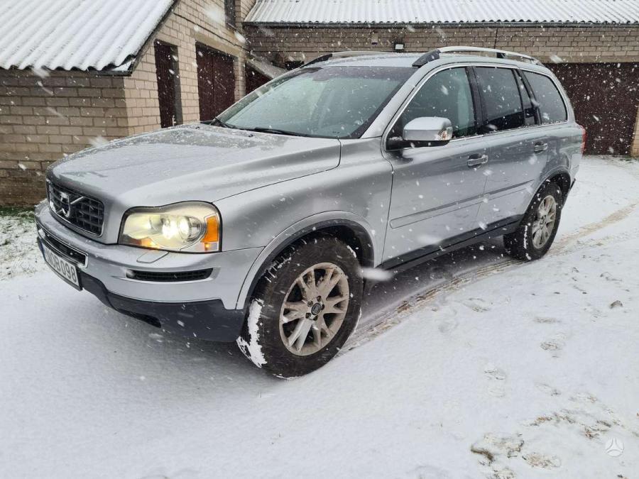 Grey Volvo XC90 2011 in Kaunas, with an engine capacity of 2.40 L and mileage of 326 thousand km for 8800 €, photo 21 on AUTOMOTO.COM.LV