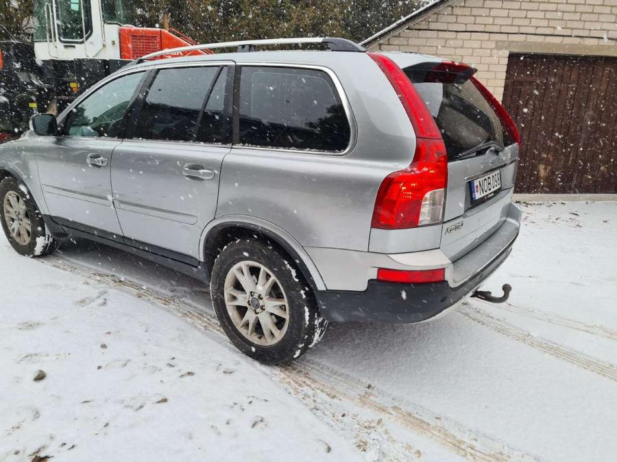 Grey Volvo XC90 2011 in Kaunas, with an engine capacity of 2.40 L and mileage of 326 thousand km for 8800 €, photo 22 on AUTOMOTO.COM.LV