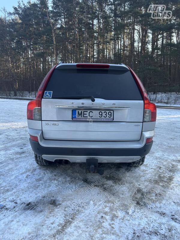 Pelēks Volvo XC90 2011 Viļņa, ar dzinēja tilpumu 2.40 L un nobraukumu 315 tūkst. km par 8800 €, foto 4 vietnē AUTOMOTO.COM.LV