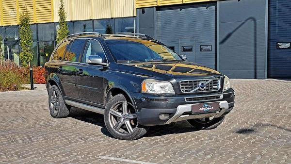 Grey Volvo XC90 2011 in Vilnius, with an engine capacity of 2.40 L and mileage of 437 thousand km for 8300 €, photo 3 on AUTOMOTO.COM.LV