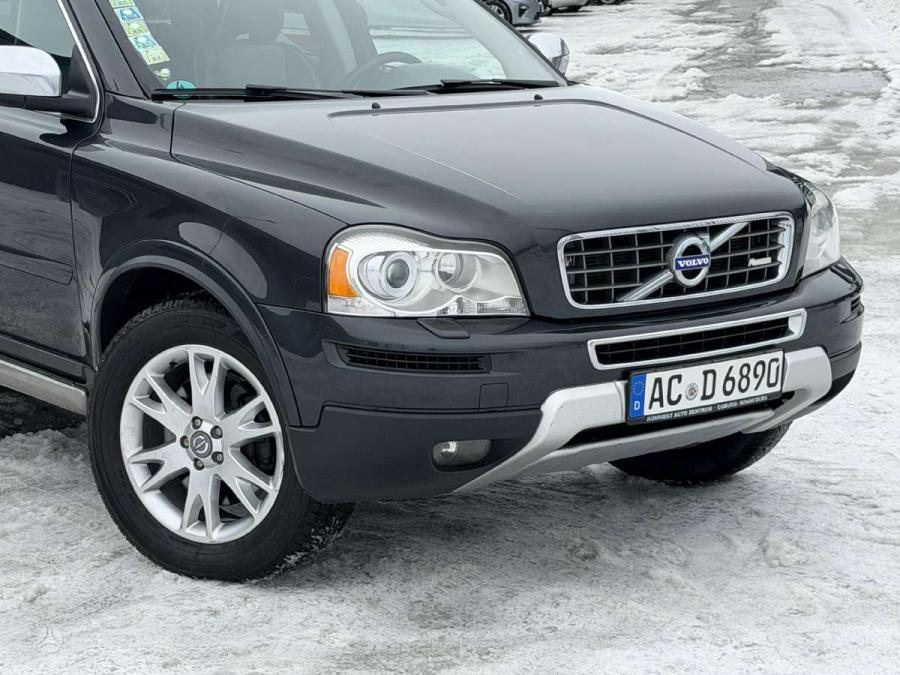 Grey Volvo XC90 2011 in Jonava, with an engine capacity of 2.40 L and mileage of 305 thousand km for 9999 €, photo 14 on AUTOMOTO.COM.LV