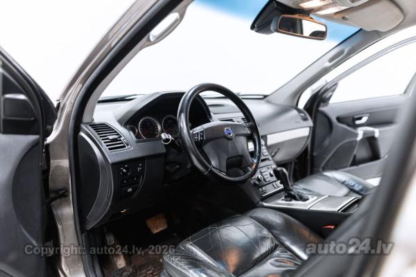 Pelēks Volvo XC90 2011 Tallina, ar dzinēja tilpumu 2.40 L un nobraukumu 289 tūkst. km par 7990 €, foto 11 vietnē AUTOMOTO.COM.LV