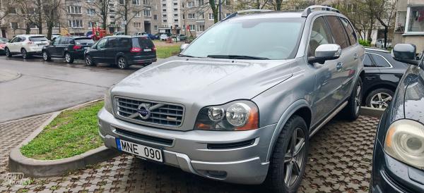 Grey Volvo XC90 2011 in Vilnius, with an engine capacity of 3.20 L and mileage of 305 thousand km for 6300 €, photo 4 on AUTOMOTO.COM.LV