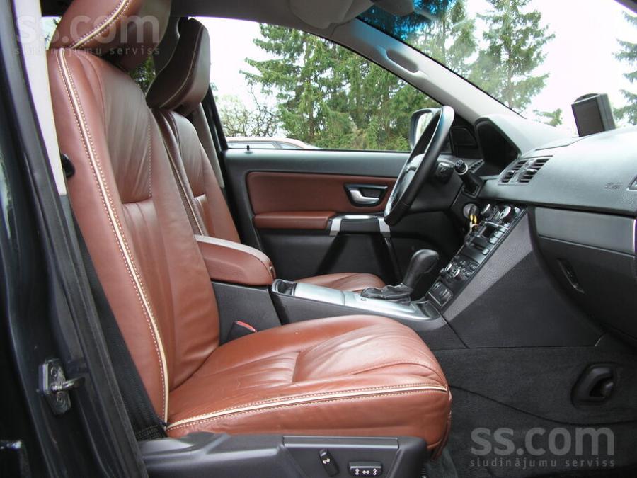 Grey Volvo XC90 2011 in Riga, with an engine capacity of 2.40 L and mileage of 0 thousand km for 10750 €, photo 25 on AUTOMOTO.COM.LV