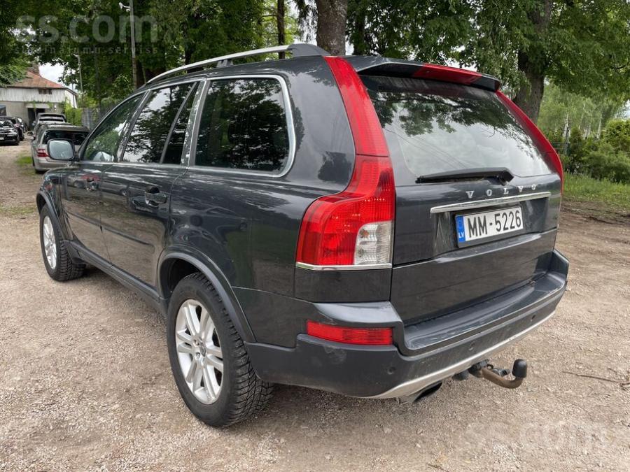 Grey Volvo XC90 2011 in Riga, with an engine capacity of 2.40 L and mileage of 250 thousand km for 8790 €, photo 4 on AUTOMOTO.COM.LV