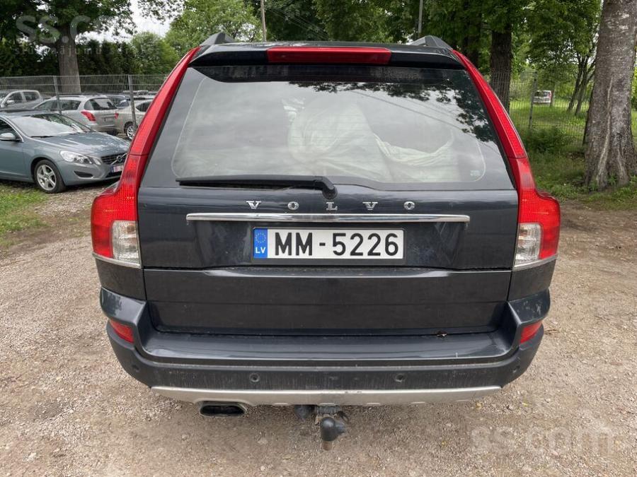 Grey Volvo XC90 2011 in Riga, with an engine capacity of 2.40 L and mileage of 250 thousand km for 8790 €, photo 5 on AUTOMOTO.COM.LV