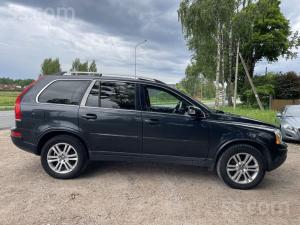 Grey Volvo XC90 2011 in Riga, with an engine capacity of 2.40 L and mileage of 250 thousand km for 8790 €, photo 7 on AUTOMOTO.COM.LV