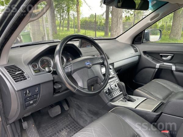 Pelēks Volvo XC90 2011 Rīga, ar dzinēja tilpumu 2.40 L un nobraukumu 250 tūkst. km par 8790 €, foto 9 vietnē AUTOMOTO.COM.LV
