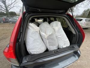 Grey Volvo XC90 2011 in Riga, with an engine capacity of 2.40 L and mileage of 250 thousand km for 8790 €, photo 17 on AUTOMOTO.COM.LV
