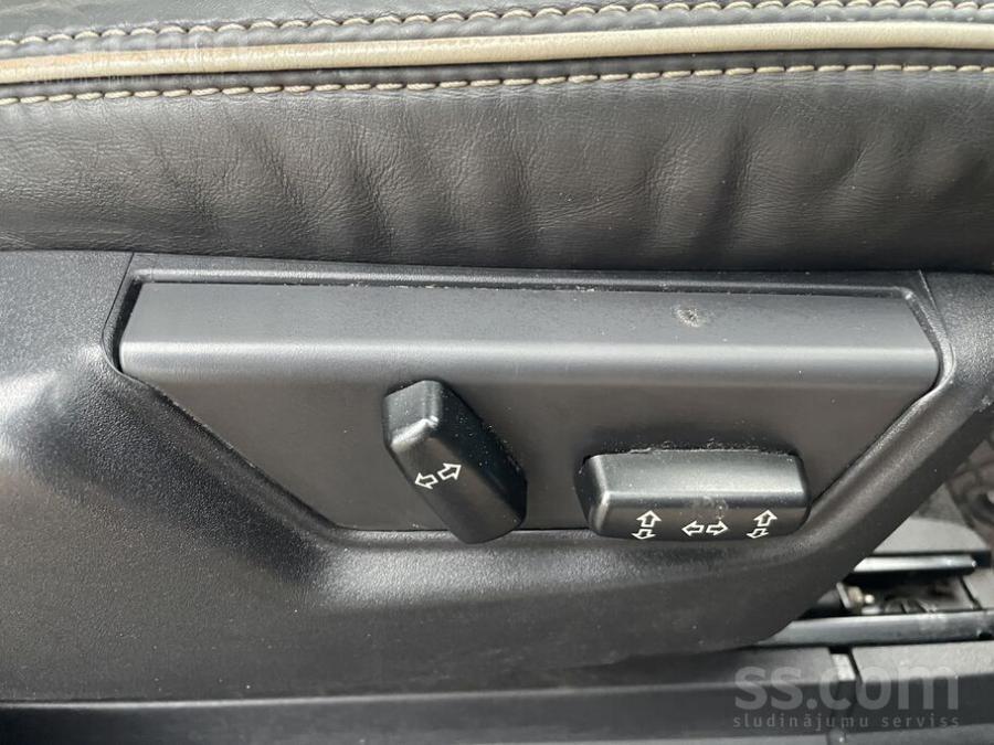 Grey Volvo XC90 2011 in Riga, with an engine capacity of 2.40 L and mileage of 250 thousand km for 8790 €, photo 26 on AUTOMOTO.COM.LV
