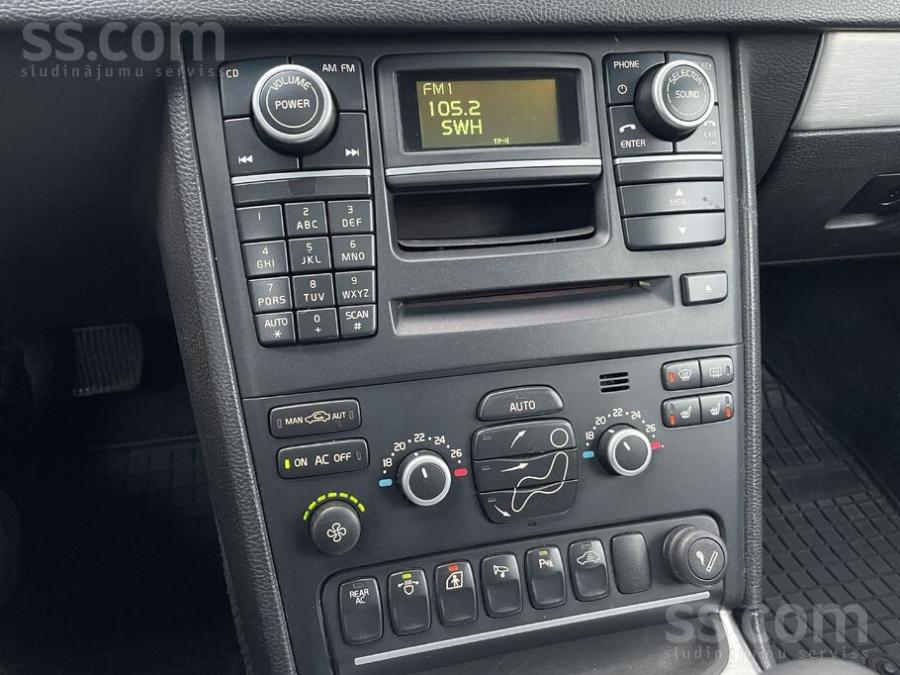 Grey Volvo XC90 2011 in Riga, with an engine capacity of 2.40 L and mileage of 250 thousand km for 8790 €, photo 31 on AUTOMOTO.COM.LV