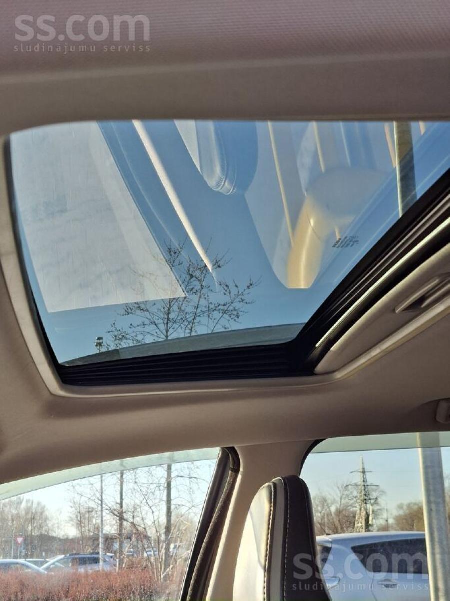 Grey Volvo XC90 2011 in Riga, with an engine capacity of 2.40 L and mileage of 240 thousand km for 9500 €, photo 7 on AUTOMOTO.COM.LV