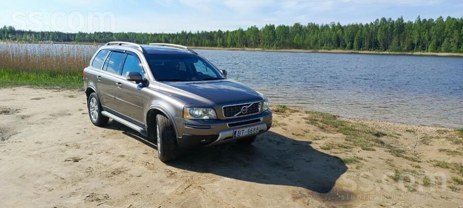 Grey Volvo XC90 2011 in Riga, with an engine capacity of 2.40 L and mileage of 184 thousand km for 11599 €, photo 1 on AUTOMOTO.COM.LV