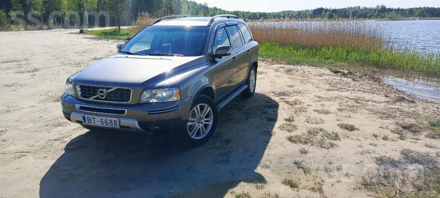 Grey Volvo XC90 2011 in Riga, with an engine capacity of 2.40 L and mileage of 184 thousand km for 11599 €, photo 3 on AUTOMOTO.COM.LV