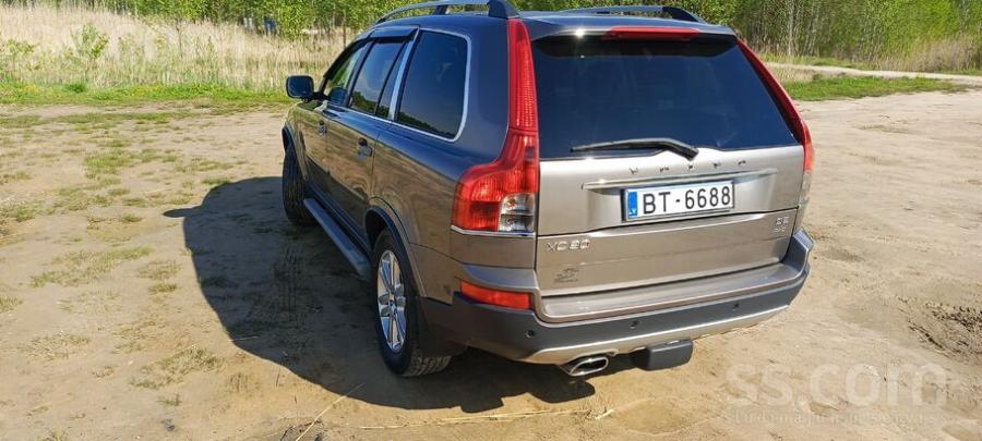 Grey Volvo XC90 2011 in Riga, with an engine capacity of 2.40 L and mileage of 184 thousand km for 11599 €, photo 6 on AUTOMOTO.COM.LV
