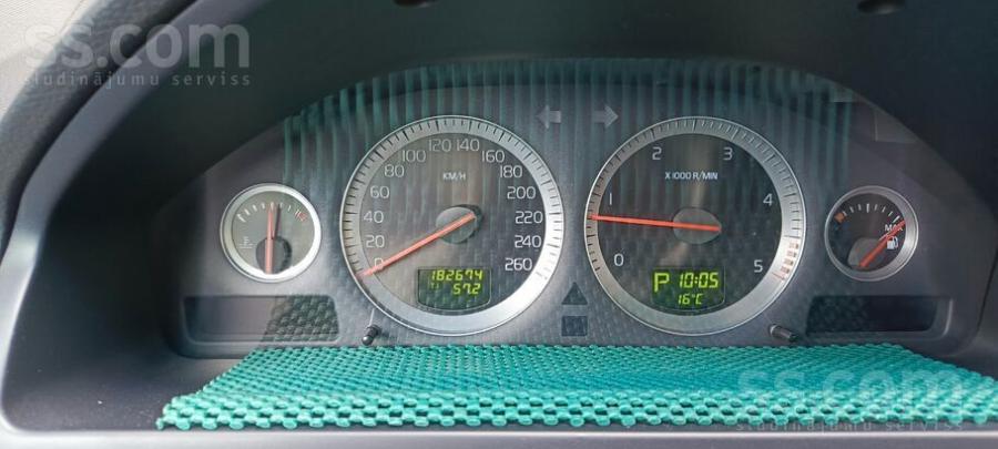 Grey Volvo XC90 2011 in Riga, with an engine capacity of 2.40 L and mileage of 184 thousand km for 11599 €, photo 20 on AUTOMOTO.COM.LV