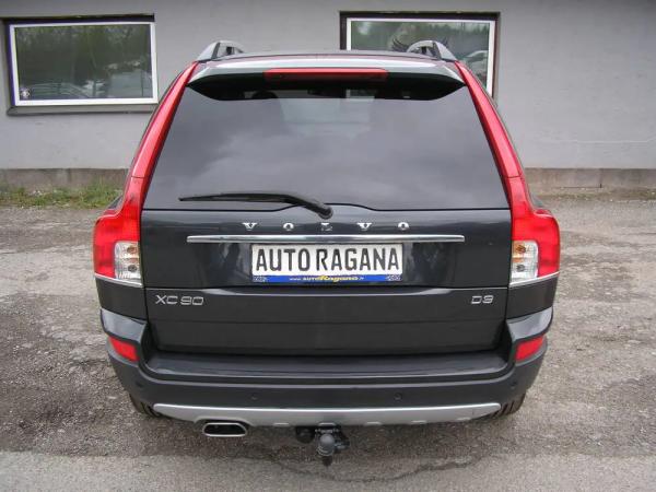 Pelēks Volvo XC90 2011 Sigulda, ar dzinēja tilpumu 2.40 L un nobraukumu 290 tūkst. km par 10750 €, foto 6 vietnē AUTOMOTO.COM.LV