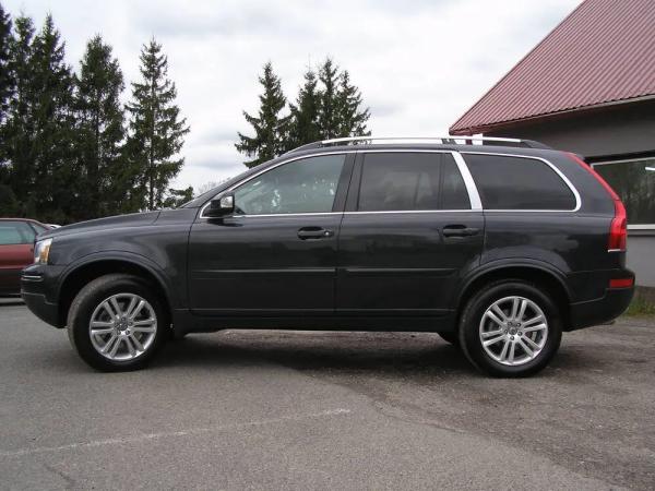 Pelēks Volvo XC90 2011 Sigulda, ar dzinēja tilpumu 2.40 L un nobraukumu 290 tūkst. km par 10750 €, foto 8 vietnē AUTOMOTO.COM.LV