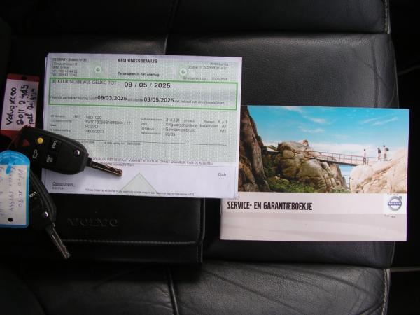 Pelēks Volvo XC90 2011 Rīga, ar dzinēja tilpumu 2.40 L un nobraukumu 342 tūkst. km par 10950 €, foto 3 vietnē AUTOMOTO.COM.LV