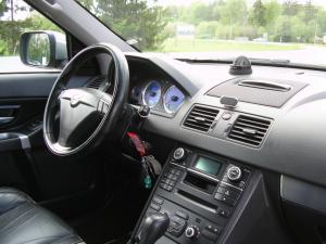 Grey Volvo XC90 2011 in Riga, with an engine capacity of 2.40 L and mileage of 342 thousand km for 10950 €, photo 6 on AUTOMOTO.COM.LV