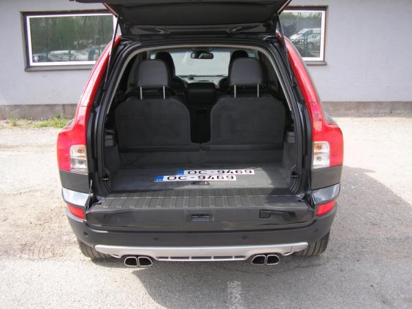 Pelēks Volvo XC90 2011 Rīga, ar dzinēja tilpumu 2.40 L un nobraukumu 342 tūkst. km par 10950 €, foto 8 vietnē AUTOMOTO.COM.LV