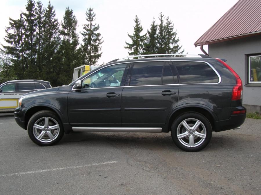 Grey Volvo XC90 2011 in Riga, with an engine capacity of 2.40 L and mileage of 342 thousand km for 10950 €, photo 21 on AUTOMOTO.COM.LV