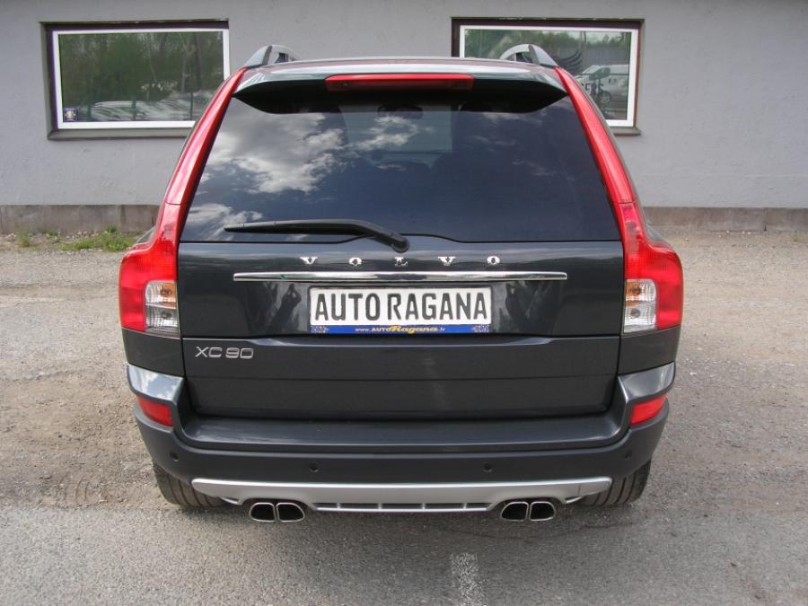 Grey Volvo XC90 2011 in Riga, with an engine capacity of 2.40 L and mileage of 342 thousand km for 10950 €, photo 23 on AUTOMOTO.COM.LV