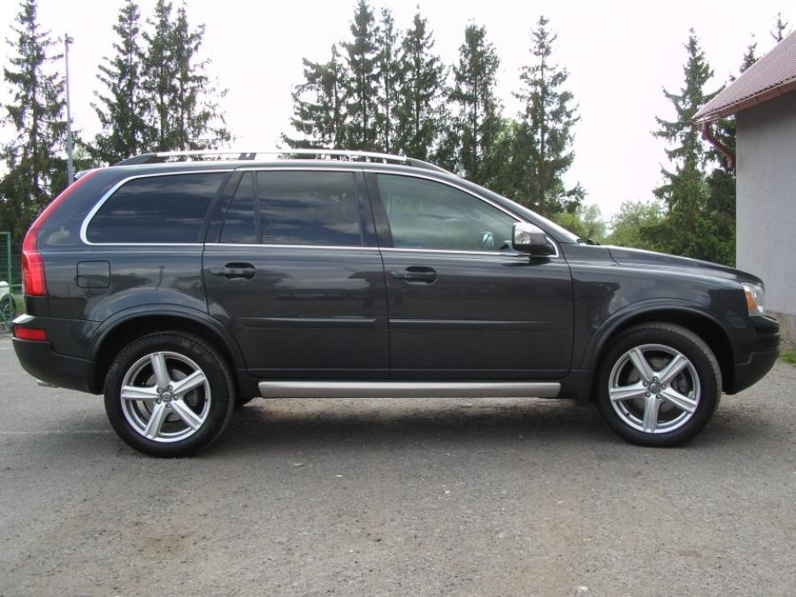 Grey Volvo XC90 2011 in Riga, with an engine capacity of 2.40 L and mileage of 342 thousand km for 10950 €, photo 24 on AUTOMOTO.COM.LV