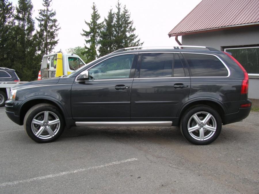 Grey Volvo XC90 2011 in Riga, with an engine capacity of 2.40 L and mileage of 342 thousand km for 10950 €, photo 25 on AUTOMOTO.COM.LV