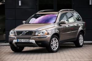 Pelēks Volvo XC90 2011 Jelgava, ar dzinēja tilpumu 2.40 L un nobraukumu 267 tūkst. km par 10450 €, foto  vietnē AUTOMOTO.COM.LV