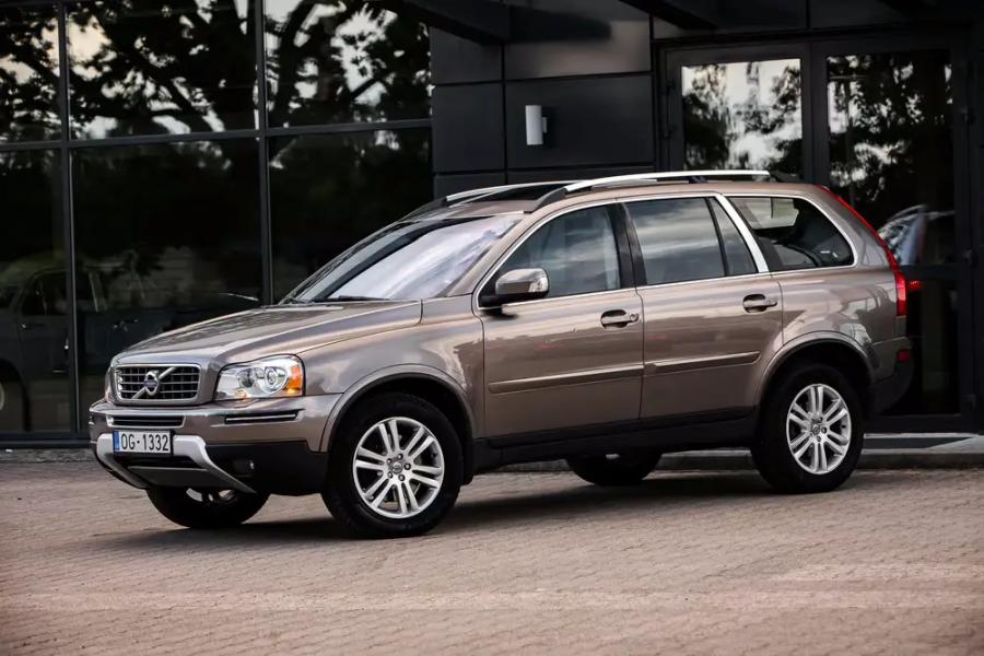 Pelēks Volvo XC90 2011 Jelgava, ar dzinēja tilpumu 2.40 L un nobraukumu 267 tūkst. km par 10450 €, foto 3 vietnē AUTOMOTO.COM.LV
