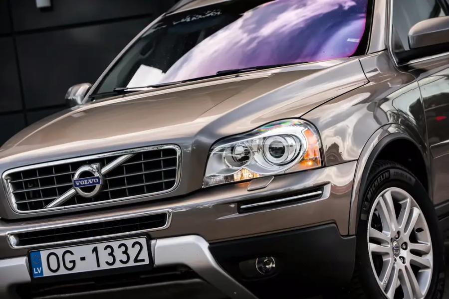 Pelēks Volvo XC90 2011 Jelgava, ar dzinēja tilpumu 2.40 L un nobraukumu 267 tūkst. km par 10450 €, foto 4 vietnē AUTOMOTO.COM.LV