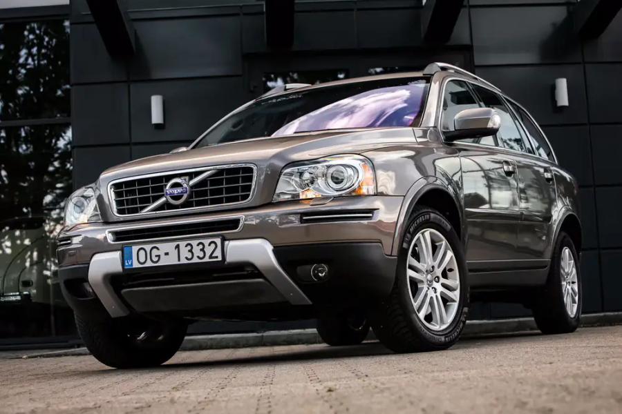 Pelēks Volvo XC90 2011 Jelgava, ar dzinēja tilpumu 2.40 L un nobraukumu 267 tūkst. km par 10450 €, foto 5 vietnē AUTOMOTO.COM.LV