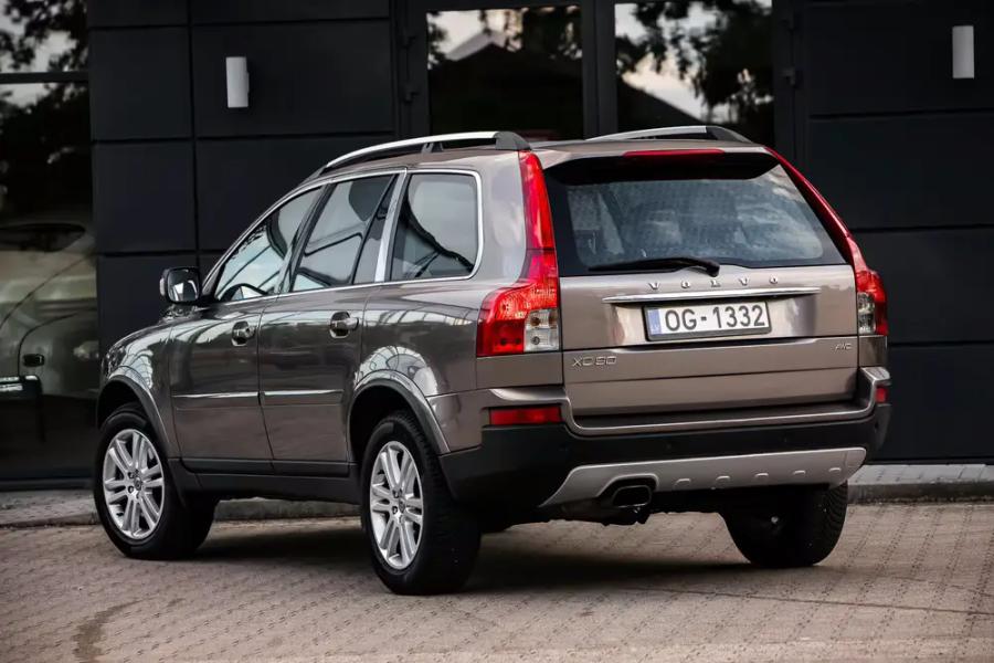 Pelēks Volvo XC90 2011 Jelgava, ar dzinēja tilpumu 2.40 L un nobraukumu 267 tūkst. km par 10450 €, foto 7 vietnē AUTOMOTO.COM.LV