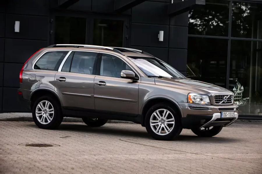 Pelēks Volvo XC90 2011 Jelgava, ar dzinēja tilpumu 2.40 L un nobraukumu 267 tūkst. km par 10450 €, foto 8 vietnē AUTOMOTO.COM.LV