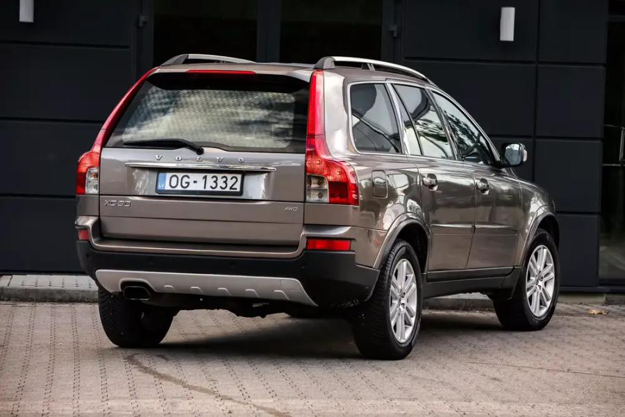 Pelēks Volvo XC90 2011 Jelgava, ar dzinēja tilpumu 2.40 L un nobraukumu 267 tūkst. km par 10450 €, foto 10 vietnē AUTOMOTO.COM.LV