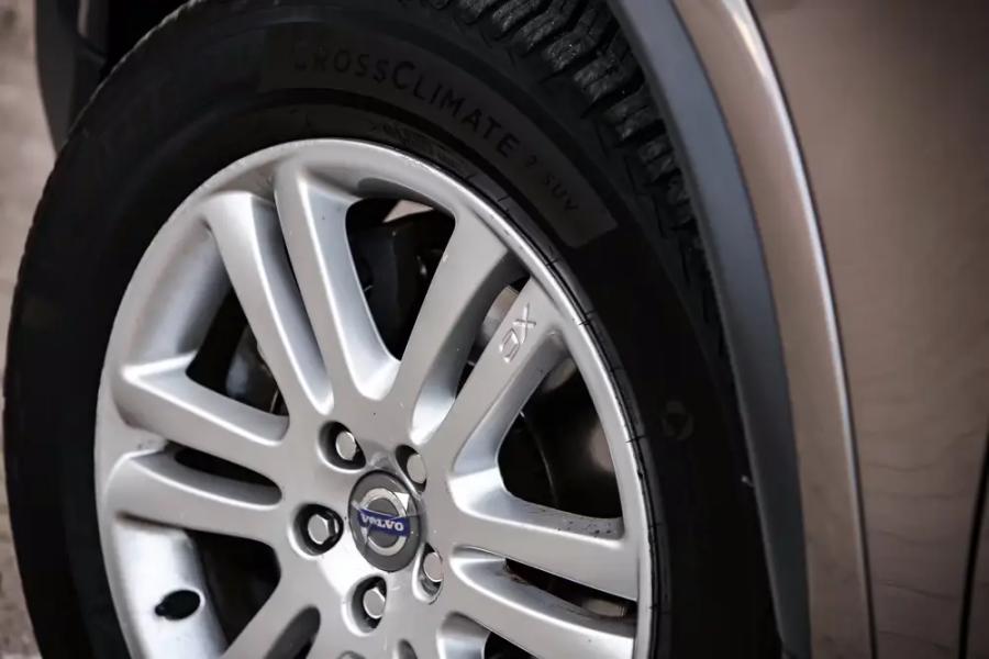 Pelēks Volvo XC90 2011 Jelgava, ar dzinēja tilpumu 2.40 L un nobraukumu 267 tūkst. km par 10450 €, foto 13 vietnē AUTOMOTO.COM.LV