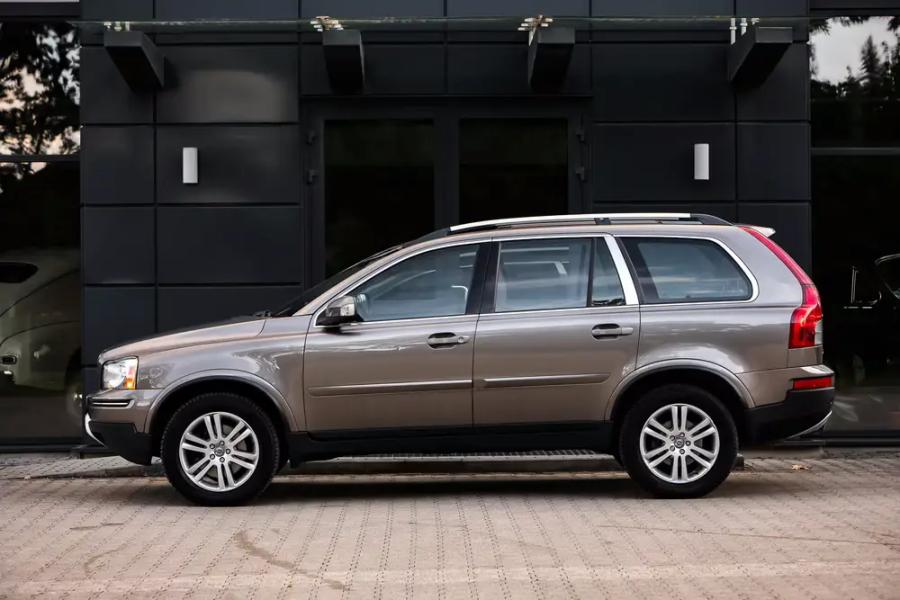 Pelēks Volvo XC90 2011 Jelgava, ar dzinēja tilpumu 2.40 L un nobraukumu 267 tūkst. km par 10450 €, foto 14 vietnē AUTOMOTO.COM.LV