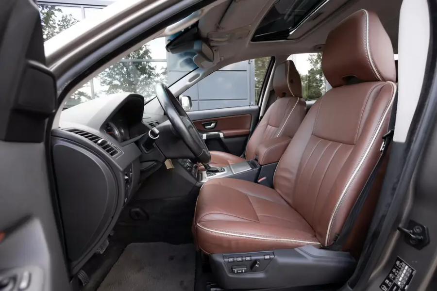 Pelēks Volvo XC90 2011 Jelgava, ar dzinēja tilpumu 2.40 L un nobraukumu 267 tūkst. km par 10450 €, foto 18 vietnē AUTOMOTO.COM.LV