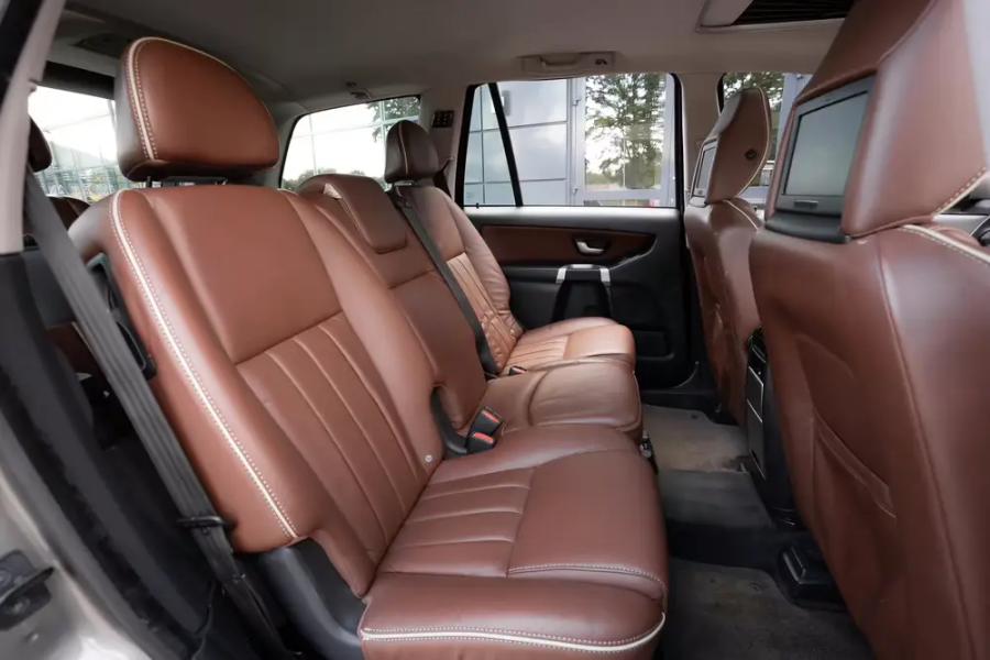Pelēks Volvo XC90 2011 Jelgava, ar dzinēja tilpumu 2.40 L un nobraukumu 267 tūkst. km par 10450 €, foto 26 vietnē AUTOMOTO.COM.LV